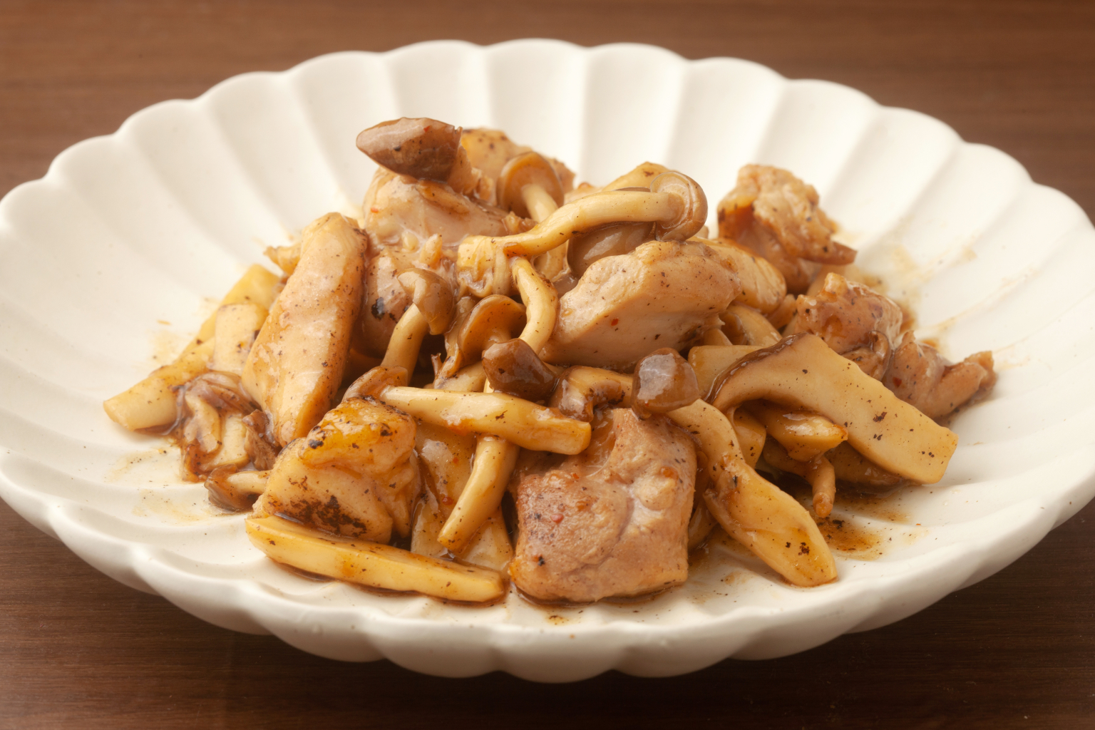 「エリンギの大量消費」みんなのいちおしレシピを調査！美味しくて箸が止まらなくなりそう | kufura（クフラ）小学館公式