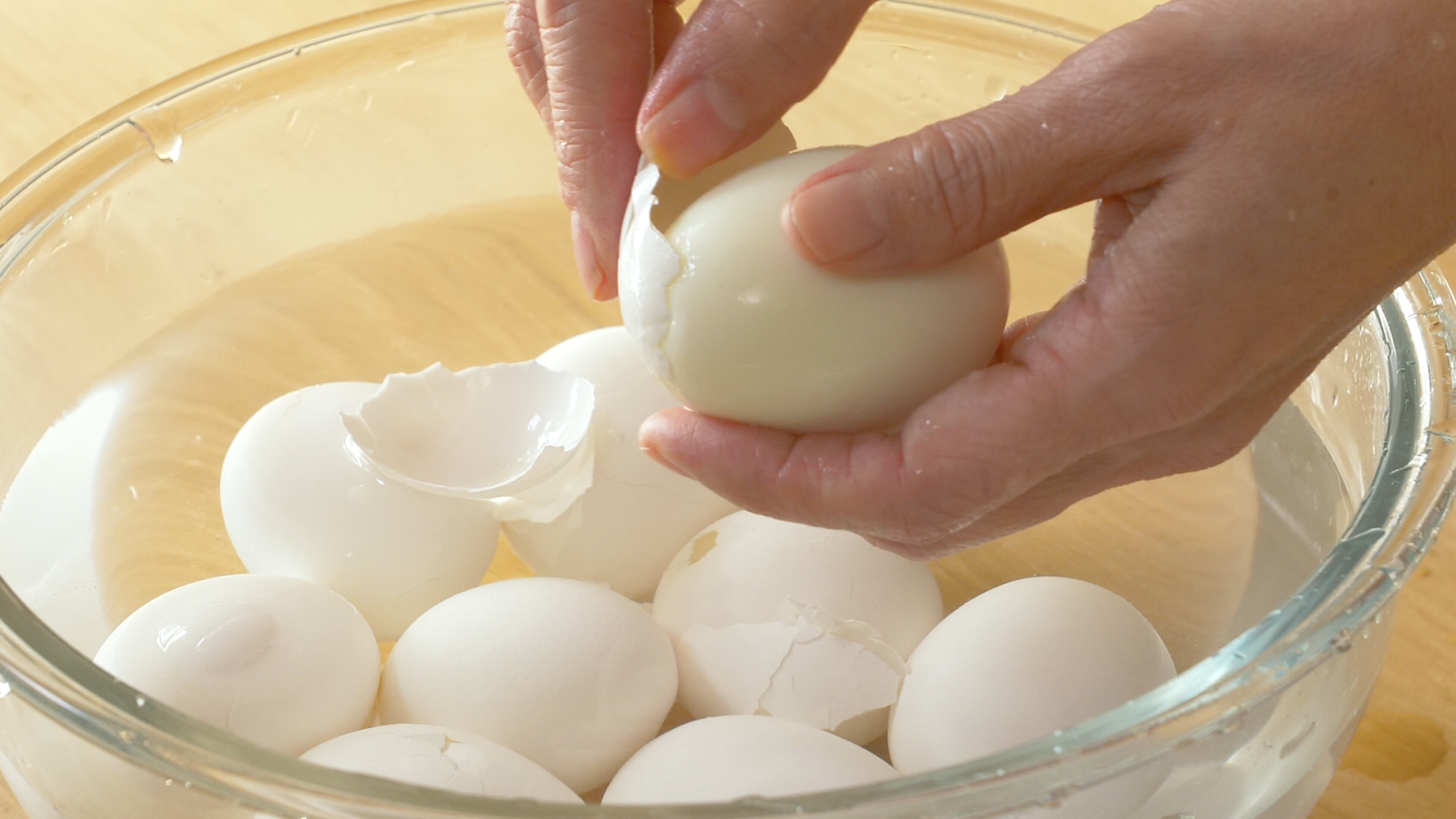 トロトロ悪魔的おいしさ「禁断の漬け卵」はオイスターソースが隠し味！【ちょこっと漬け#110】 | kufura（クフラ）小学館公式