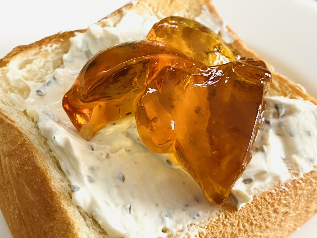 パンに厚盛りしたい！SONTONの注目株「メープルスイート」と「ガーナ チョコレートクリーム」【本日のお気に入り】 | kufura（クフラ）小学館公式