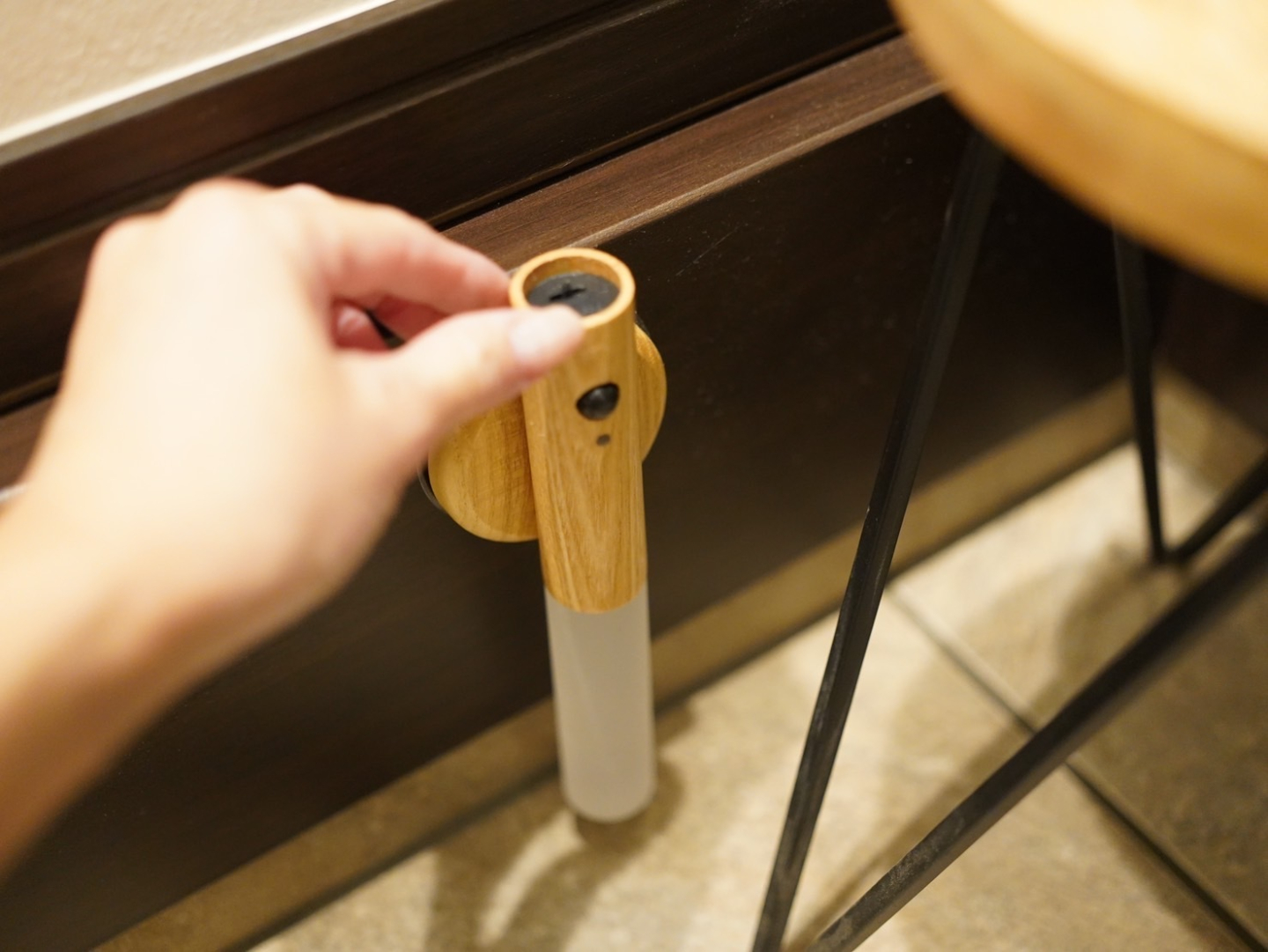 非常時には懐中電灯にも！マグネットでくっつく「センサーライト」【本日のお気に入り】 | kufura（クフラ）小学館公式