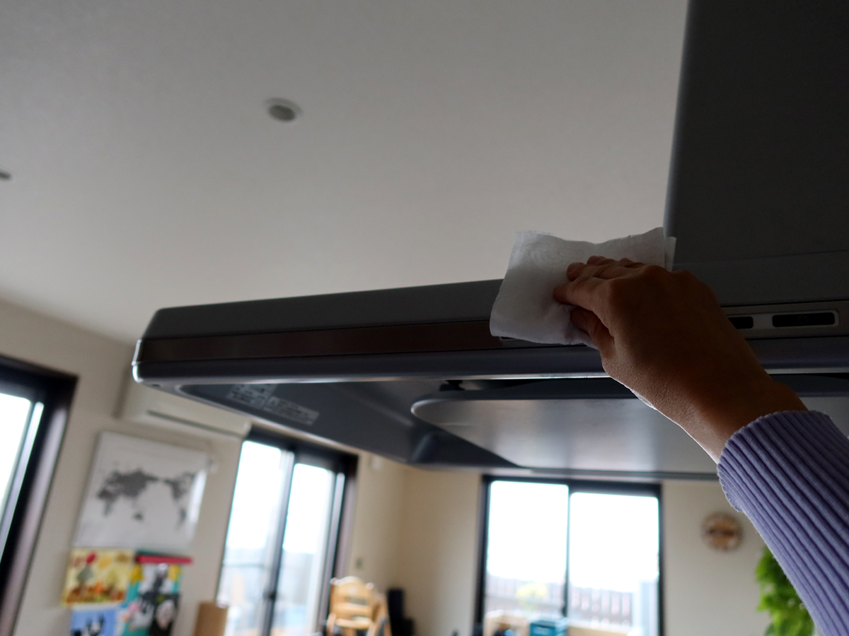 【写真18枚】大判で丈夫！カークランドのおしり拭き「ベビーワイプ」（1パック100枚入り）の国井家流活用法を写真で詳しく解説！ | kufura（クフラ）小学館公式