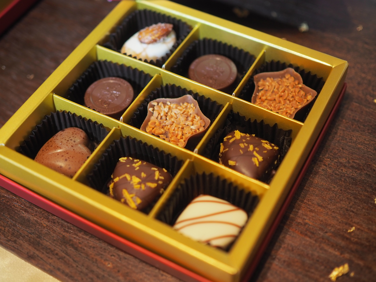 【写真4枚】来年1月5日発売の「リンツ」日本限定ギフトコレクションを写真で見る！ギフト選びの秘訣を語るアン ミカさんの様子も | kufura（クフラ）小学館公式