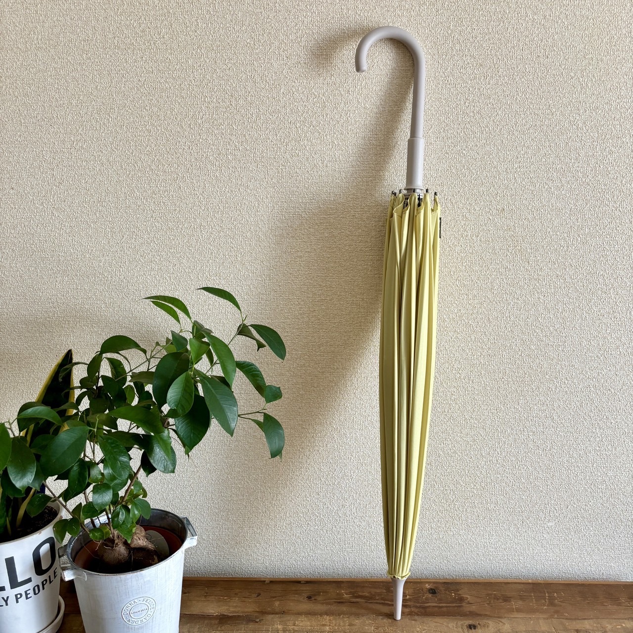 手を濡らさずたためる傘がノンストレス！雨の日も気分が晴れる「シュパット」【本日のお気に入り】 | kufura（クフラ）小学館公式